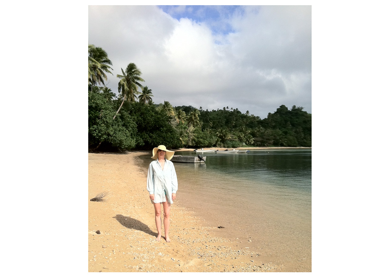 Five Essentials to Stay Tan-Free at the Beach - Renée Rouleau