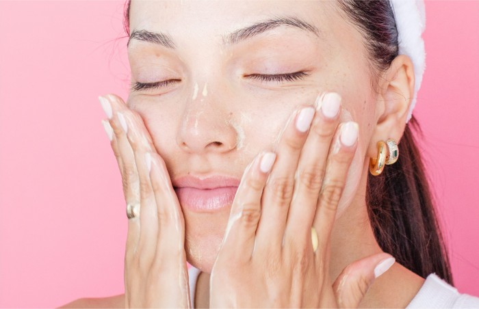 Nighttime Skincare Routine: What Order Should I Apply Products?