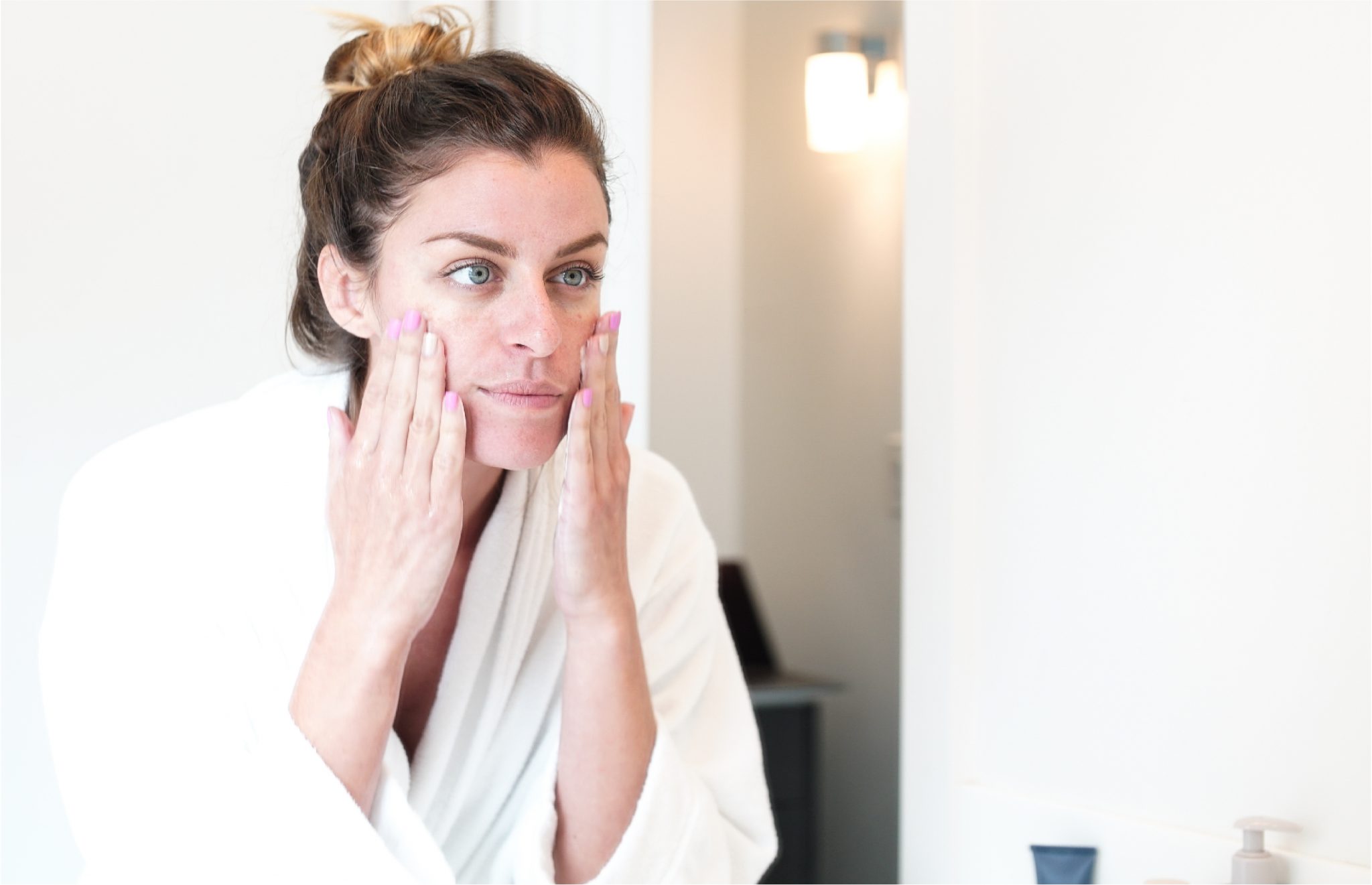 9 Tips to Quickly Calm Red and Irritated Skin On Your Face